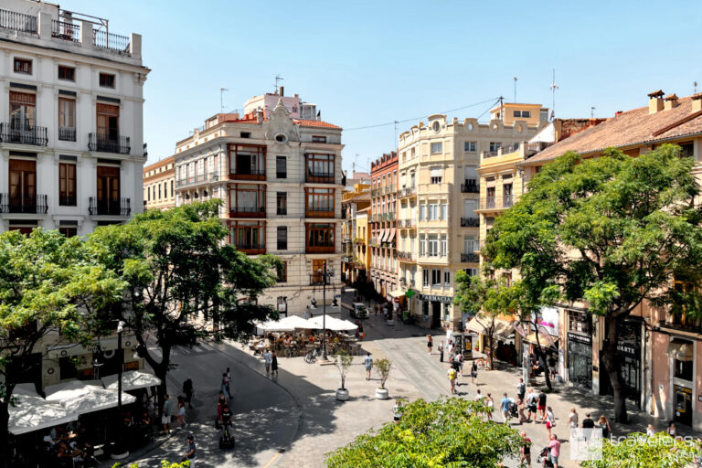4 Best Areas Where to Stay in Valencia, Spain (+ Map)