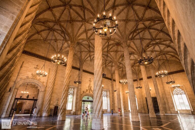 Huge columns inside the Contract Hall of La Lonja, a must-visit attraction when spending 3 days in Valencia