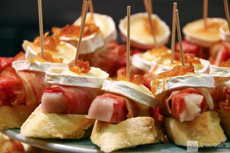 Goat cheese and bacon pintxos, one of the most unforgettable experiences in Spain
