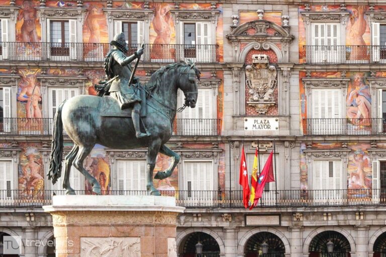 Statue of Philip III with Plaza Mayor in the backdrop