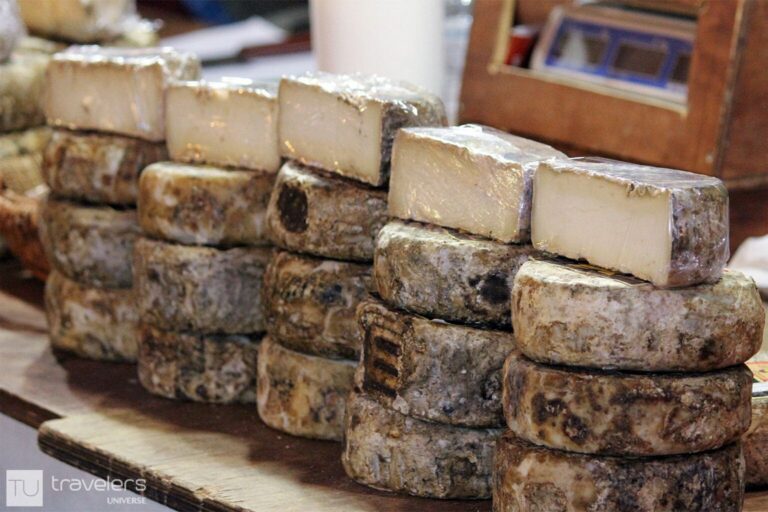 Spanish goat cheese at a market