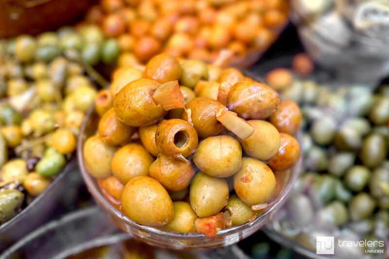 Various kinds of Spanish olives, a classical Spanish vegan tapas