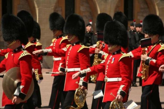 #1 Changing of the Guard | Satisfaction Guaranteed! | 12ppl Max - Key Points