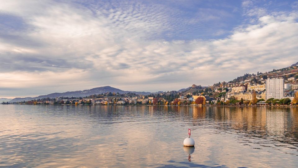 Montreux: Express Walk With a Local in 60 Minutes - Explore Lakeside Promenades and Local Lifestyle