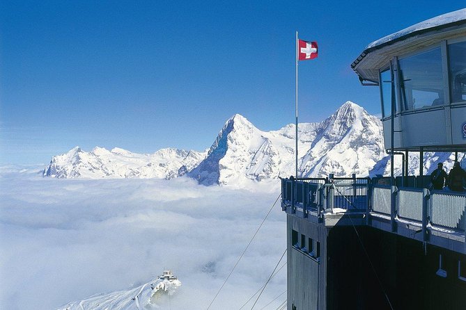 007 Elegance: Exclusive Private Tour to Schilthorn From Zürich - Exploring the Ski Village of Murren