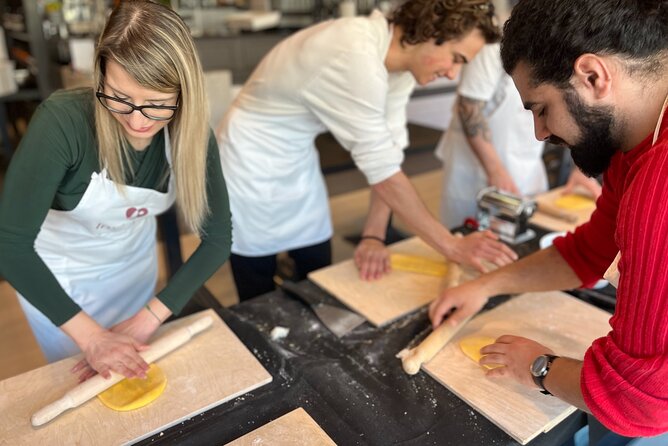 1 Hour Pasta Making Class in Rome - Convenient Location and Meeting Point