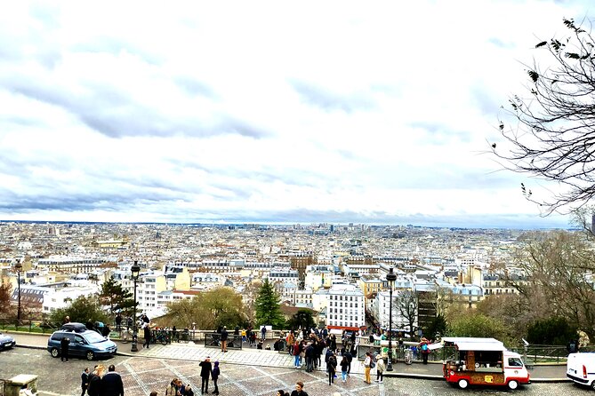 5 Hour Walking Tour in Paris With Licensed Guide - Tour Experience and Group Size