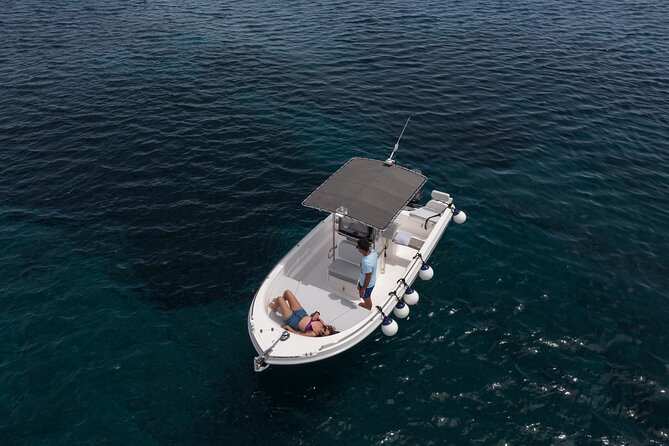 5 Hours Boat Rental in Santorini - Pricing and Group Size