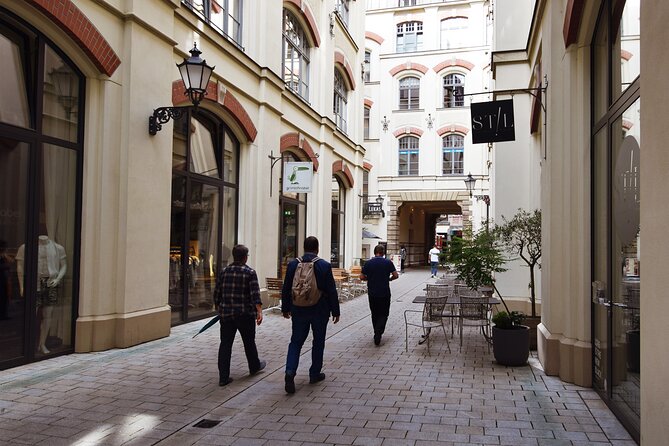90 Minutes Leipzig Exclusive: Houses, Courtyards and Passages - Meeting and Pickup Options