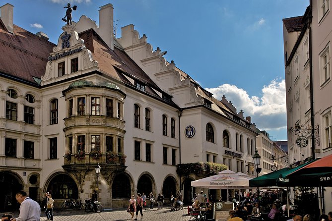 A Delicacy Tour Through Munichs Old Town - Savoring the Beer Tasting Experience
