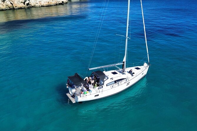 Amazing Mowgli Review: Unforgettable Private Charter Experience - Boat Amenities and Facilities