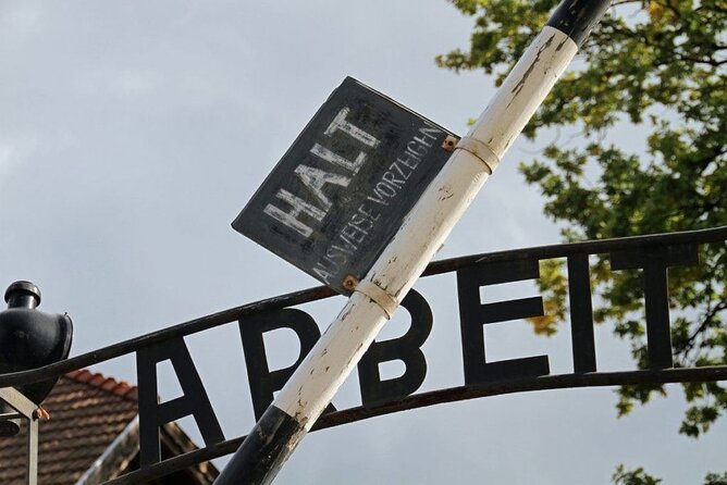 Auschwitz Day Tour From Warsaw by Private Car With Lunch - Auschwitz-Birkenau Museum Visit