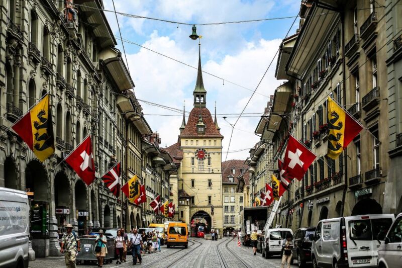 Bern Old Town - Private Historic Walking Tour - Exploring the UNESCO Old Town