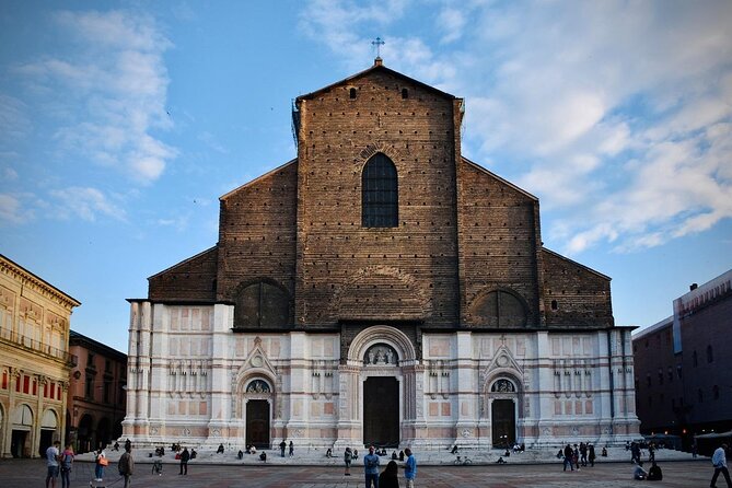 Bologna Private Walking Food Tour With Secret Food Tours - Meeting and End Points