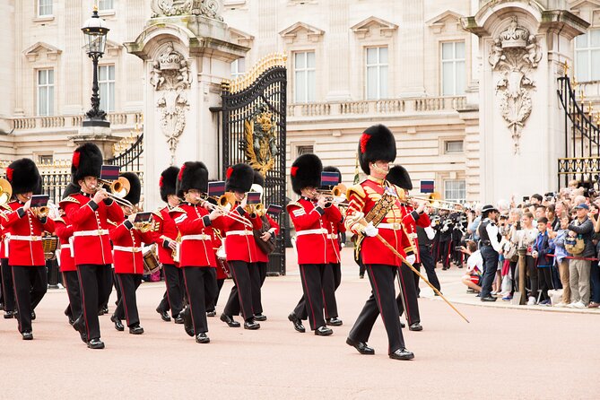 Changing of the Guard Guided Tour at Buckingham Palace - Viewing the Changing of the Guard