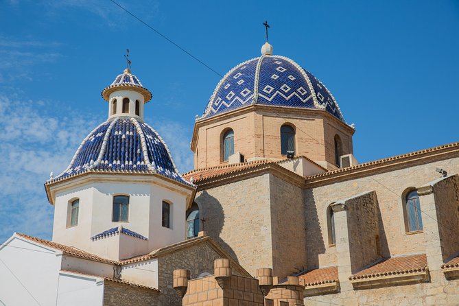 Charming Villages: Villajoyosa & Altea - Exploring the Whitewashed Streets of Altea