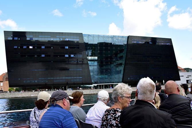 Copenhagen Sightseeing Classic Canal Tour With Live Guide - Meeting and Logistics