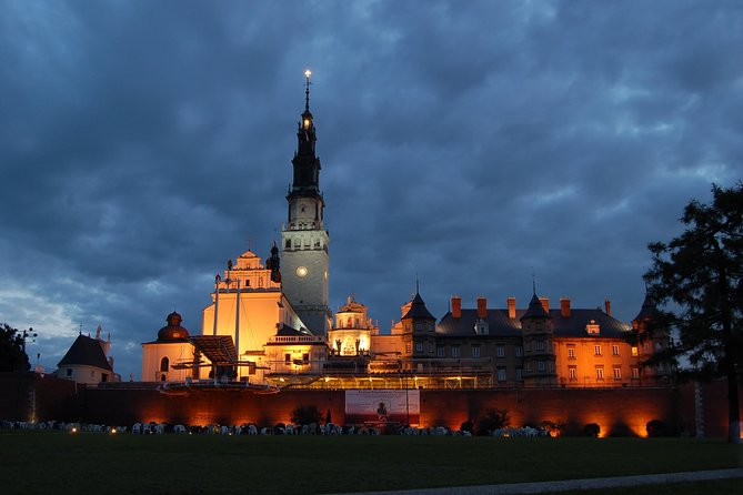 Czestochowa Black Madonna Private Day Tour From Krakow - Dress Code and Accessibility