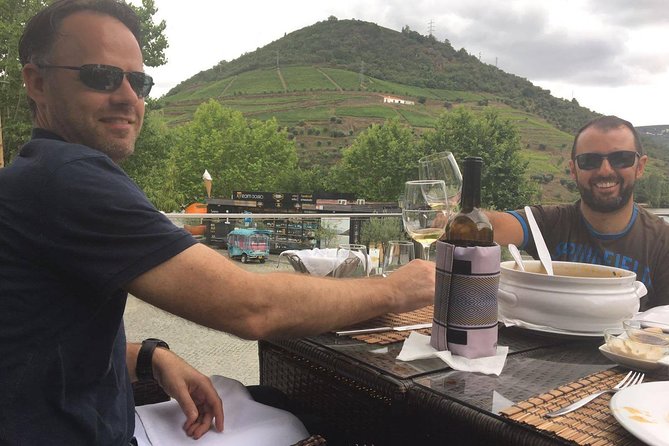 Day Trip Through the Enchanting Douro Valley #DuckSideOfPorto - Quinta Da Roeda: Vineyard Tour and Lunch