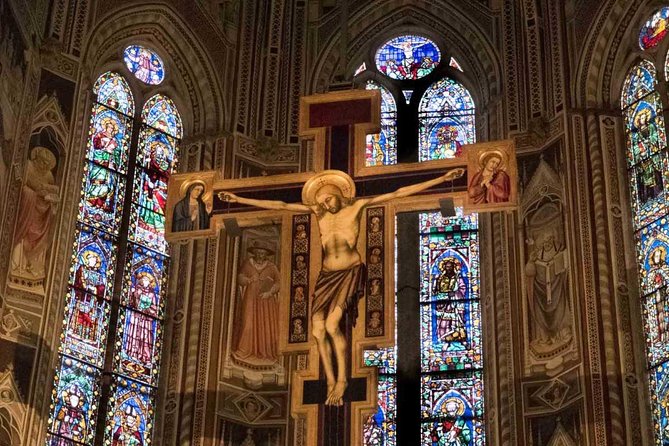 Discover the Art and History of Santa Croce Basilica in Florence - Admiring the Breathtaking Frescoes by Giotto