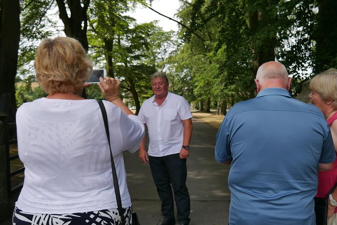 Emmerdale Classic Locations Bus Tour From Leeds - Itinerary and Duration of the Tour