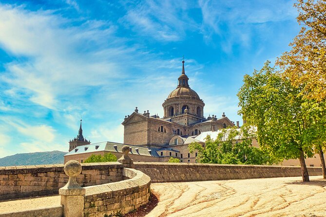 Escorial & Valley Half-Day Morning Tour From Madrid - Exploring El Escorial Monastery