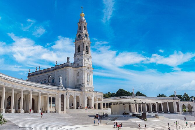 Fátima, Batalha, Nazaré and Óbidos Private Tour - Pickup and Meeting Details