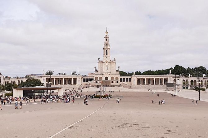 Fátima & Coimbra Tour: A Full Day Review - Tour Schedule and Accessibility