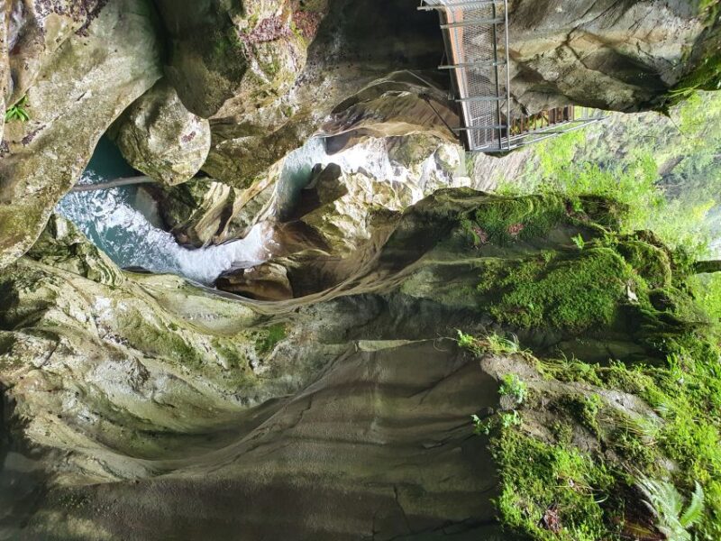 From Zurich: Waterfalls Valley & Aareschlucht Gorge Day Tour - Waterfalls of Lauterbrunnen Valley
