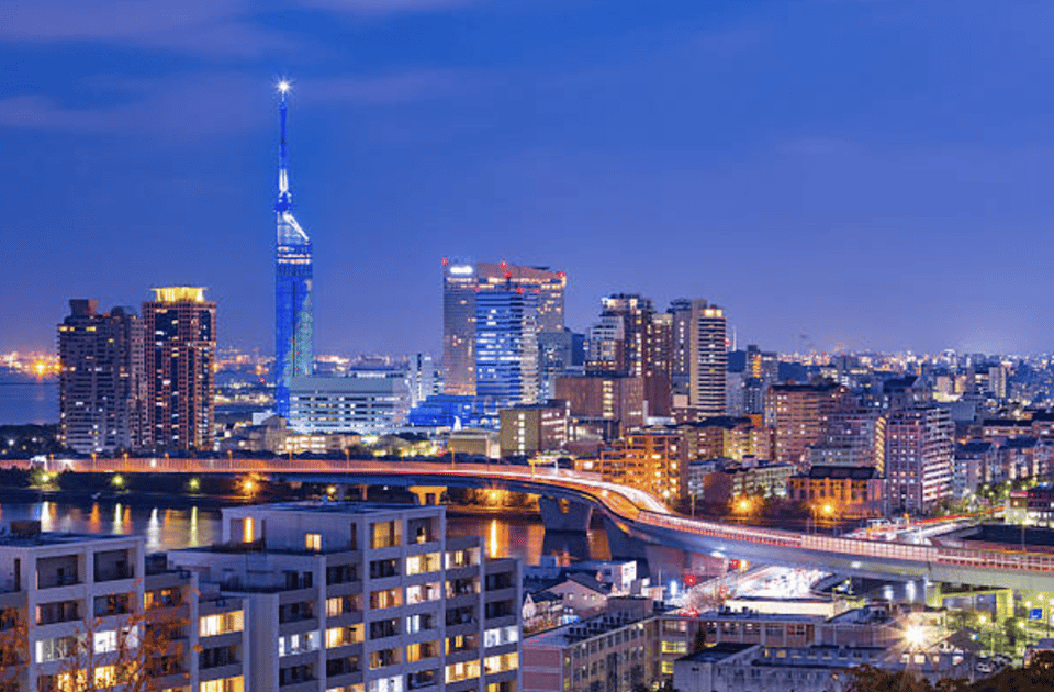 Fukuoka Private Custom Tour With Local Guide - Discovering Iconic Locations