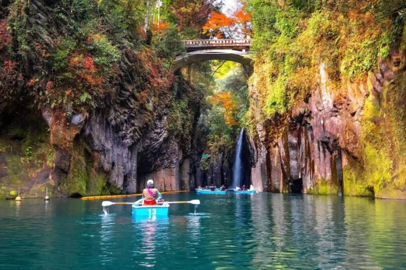 Fukuoka: Takachiho Gorge and Shrine Private Day Trip - Takachiho Gorge Exploration