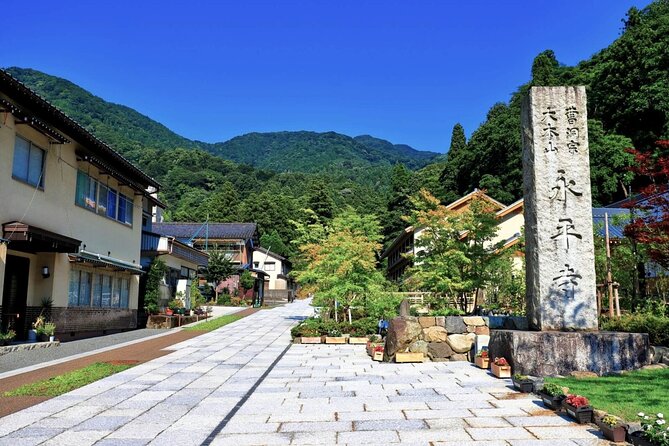Full Day Tour Eiheiji Buddhist Temple and Fukui City Castle Town - Meeting and Pickup