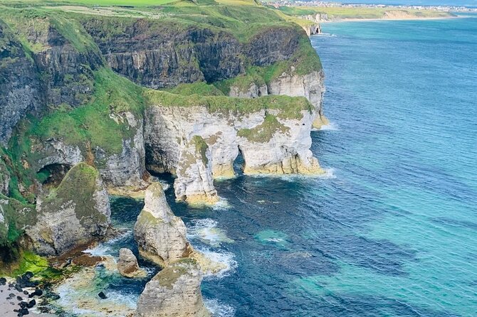 Giants Causeway Private Tour From Belfast - Exploring Carrickfergus Castle