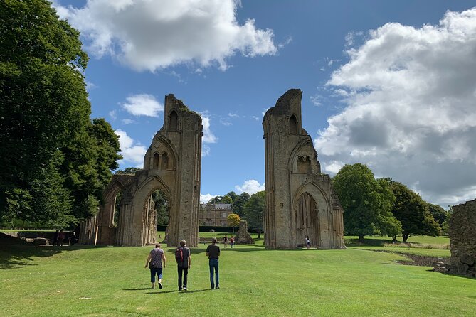 Glastonbury and Cheddar Gorge Guided Day Tour From London - Itinerary Details