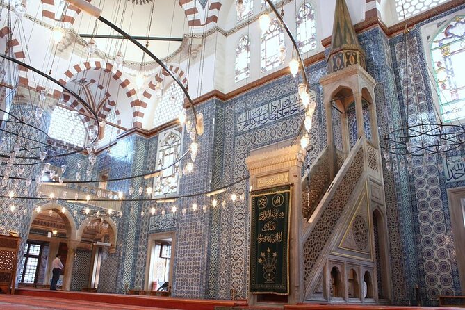 Half-Day Istanbul Private Food Tour & Culinary Experience - Bosphorus Strait Ferry Ride