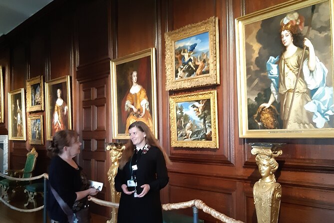 Hampton Court Palace Private Tour With an Accredited Expert Guide - Meeting and Accessibility