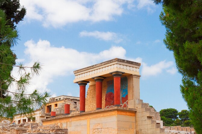 Historical Heraklion City Tour With Knossos Palace & Old Market - Group Size and Accessibility