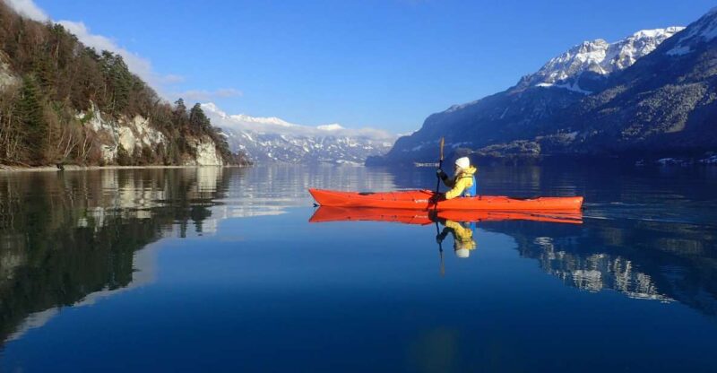 Interlaken: Winter Kayak Tour on Lake Brienz - Tranquil Atmosphere and Mountain Views