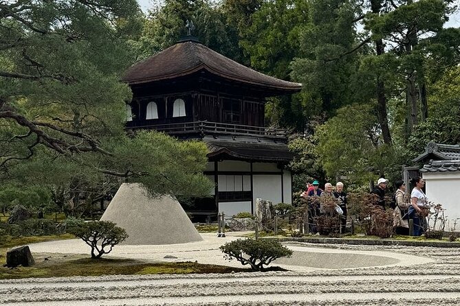 Kyoto in a Day Timeless Must Sees and Hidden Gems - Immerse Yourself in Higashiyamas Narrow Streets