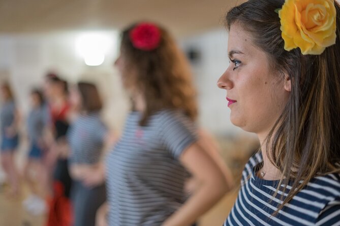 Learn Flamenco in 90 Minutes - Gift Flower - The Perfect Location in Seville