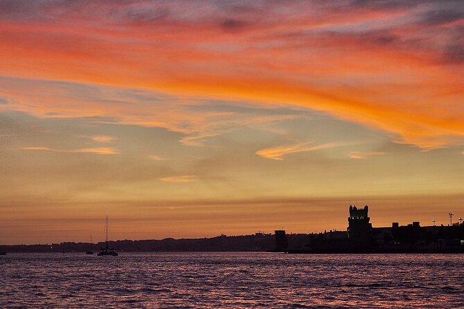 Lisbon Sunset Sailing Private Tour - Meeting and Pickup Arrangements