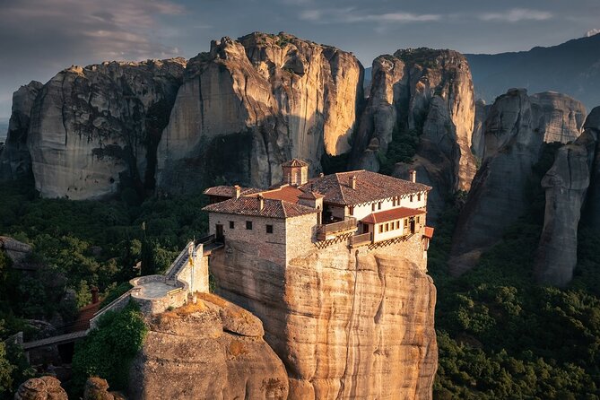 Local Agency - 1 Day by Train Thessaloniki to Meteora in English or Spanish - Accessibility and Requirements