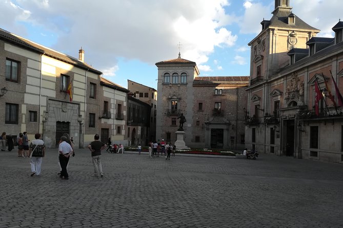 Madrid Old Town Walking Tour With Small Group - Meeting and End Points