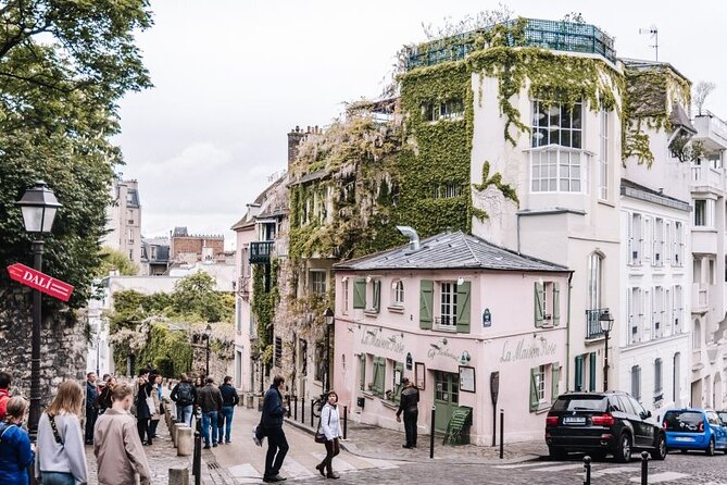 Montmartre Tour With a Local Guide: Private & 100% Personalized - Indulging in Parisian Bakeries and Pastries