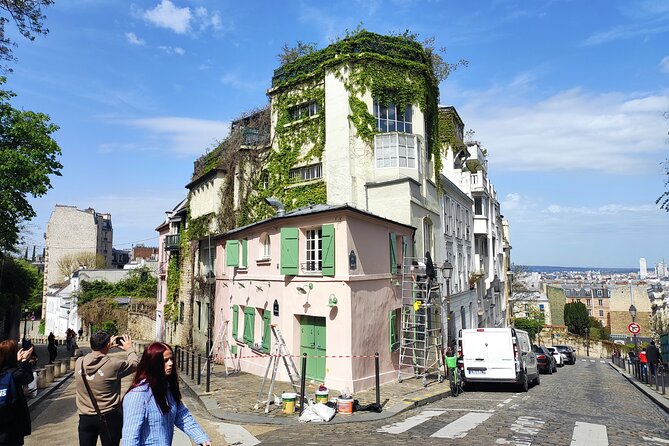 Montmartre Walking Guided Tour - Discovering Montmartres Cultural Landmarks