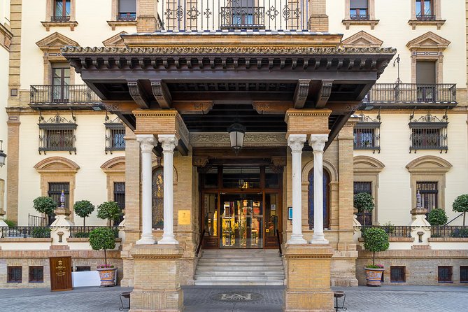Monumental Economic Tour With Booking Fee Seville - Accessibility and Meeting Information