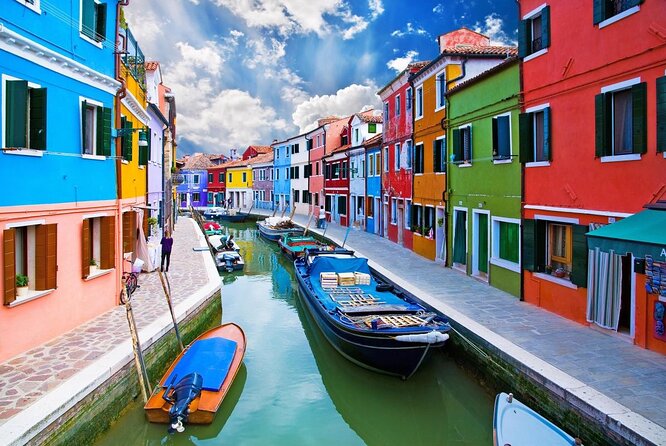 Murano, Burano & Torcello Islands Full-Day Tour - Strolling Through Buranos Colorful Houses