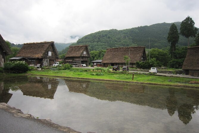 [One-Day Bus Tour Departing From Kanazawa Station] Shirakawa-Go/Takayama Tour Platinum Route Bus Tour - Exploring Shirakawa-go and Takayama