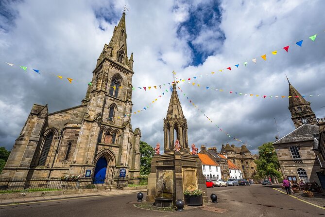 Outlander Filming Locations Day Tour From Edinburgh - Tour Capacity and Accessibility