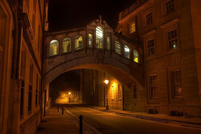 Oxford PRIVATE Pub and City Evening Walking Tour - Meeting and End Points
